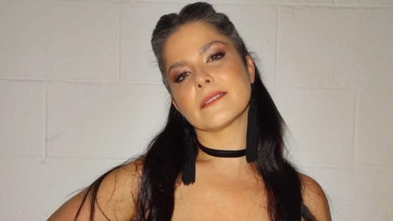 Samara Felippo responde a crítica de seguidor